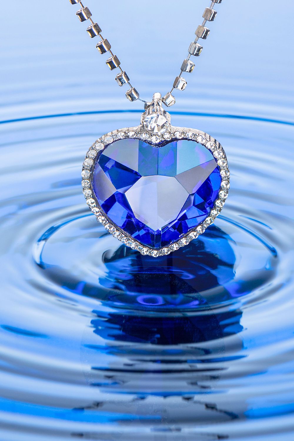 Stunning Heart of the Ocean Necklace Styles Inspired by The Titanic