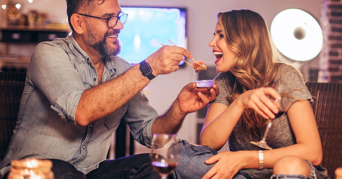 Our 25 Favorite Romantic Evening Ideas to Build Your Bond