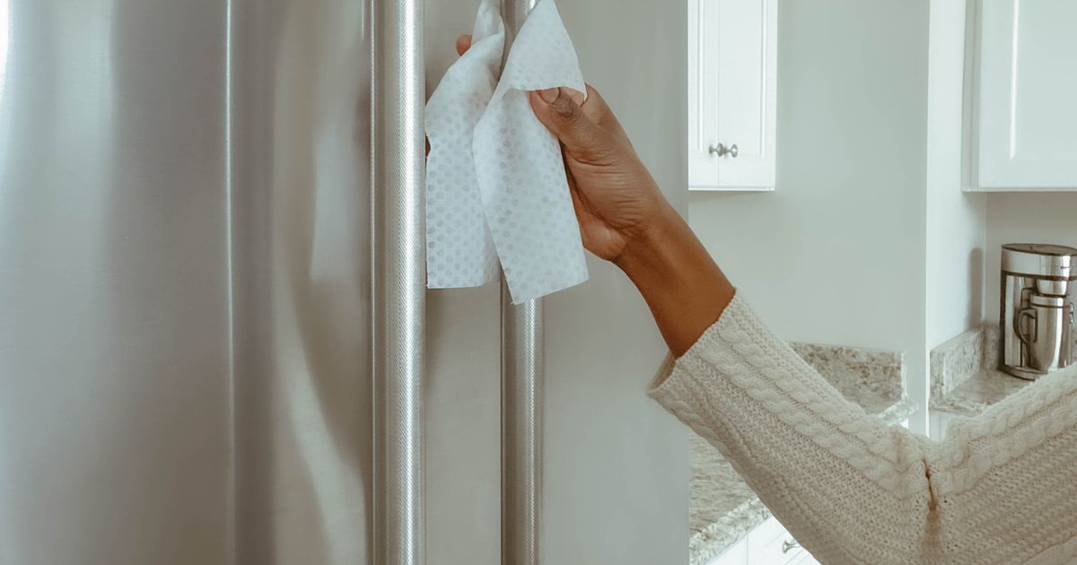 DIY Stainless Steel Cleaners to Keep Appliances Fingerprint-Free