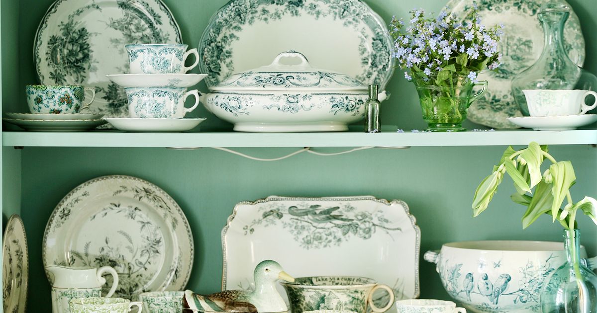 10+ Vintage Platters That Serve Food in Style